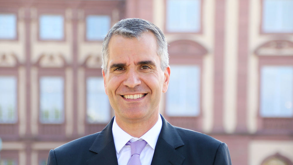 Economic Committee of the Bundestag Appoints Professor Fetzer as Expert ...